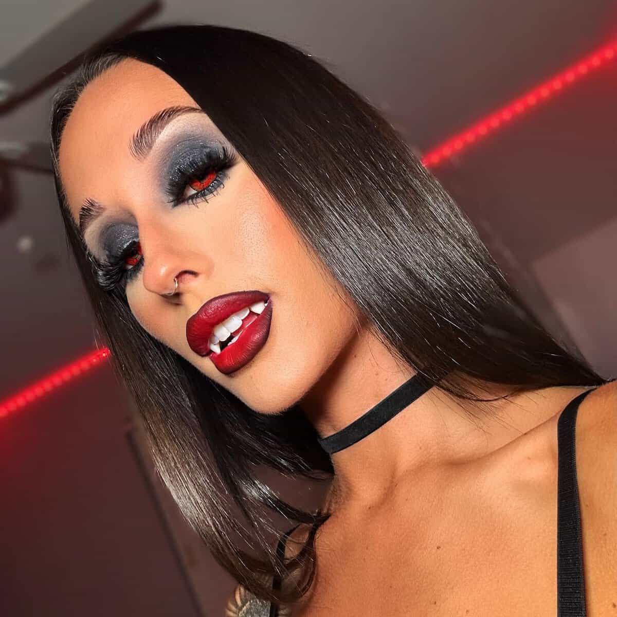 17+ Sexy Vampire Makeup Looks to Copy this Halloween! - Real Beauty School