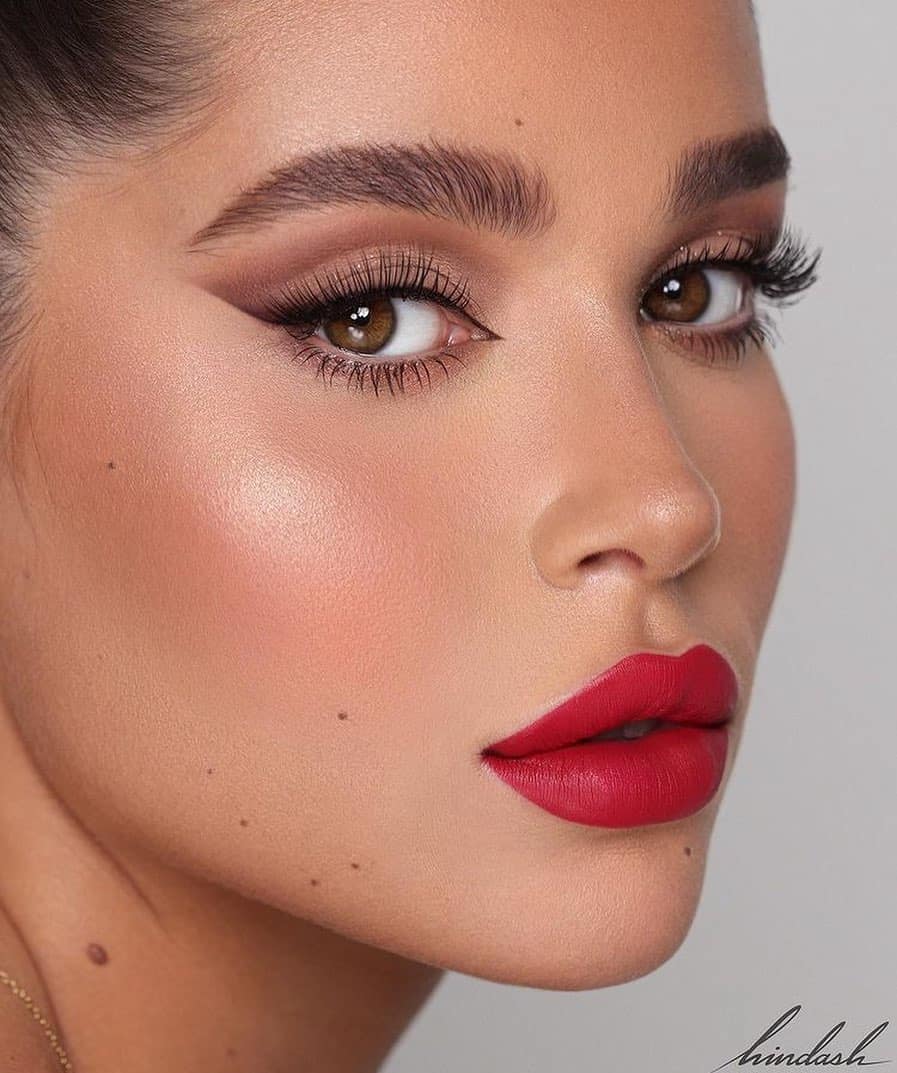 15 Stunning Red Lipstick Makeup Looks - Real Beauty School