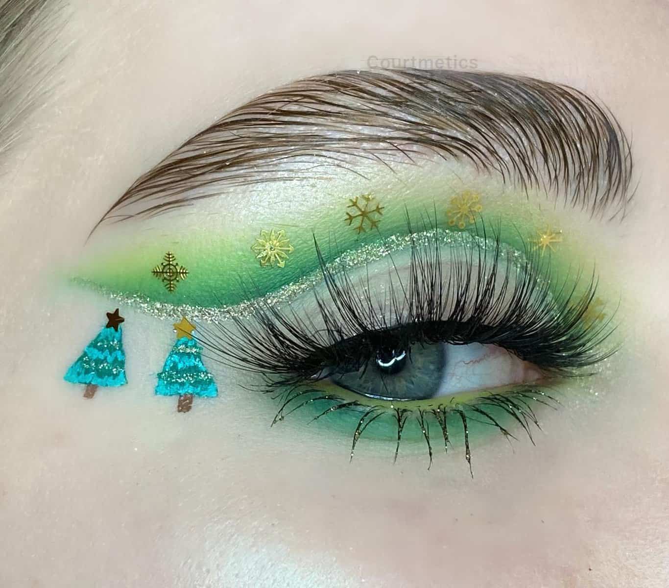 Easy Christmas Eyeliner Ideas to Make Your Eyes Pop this Season - Real ...