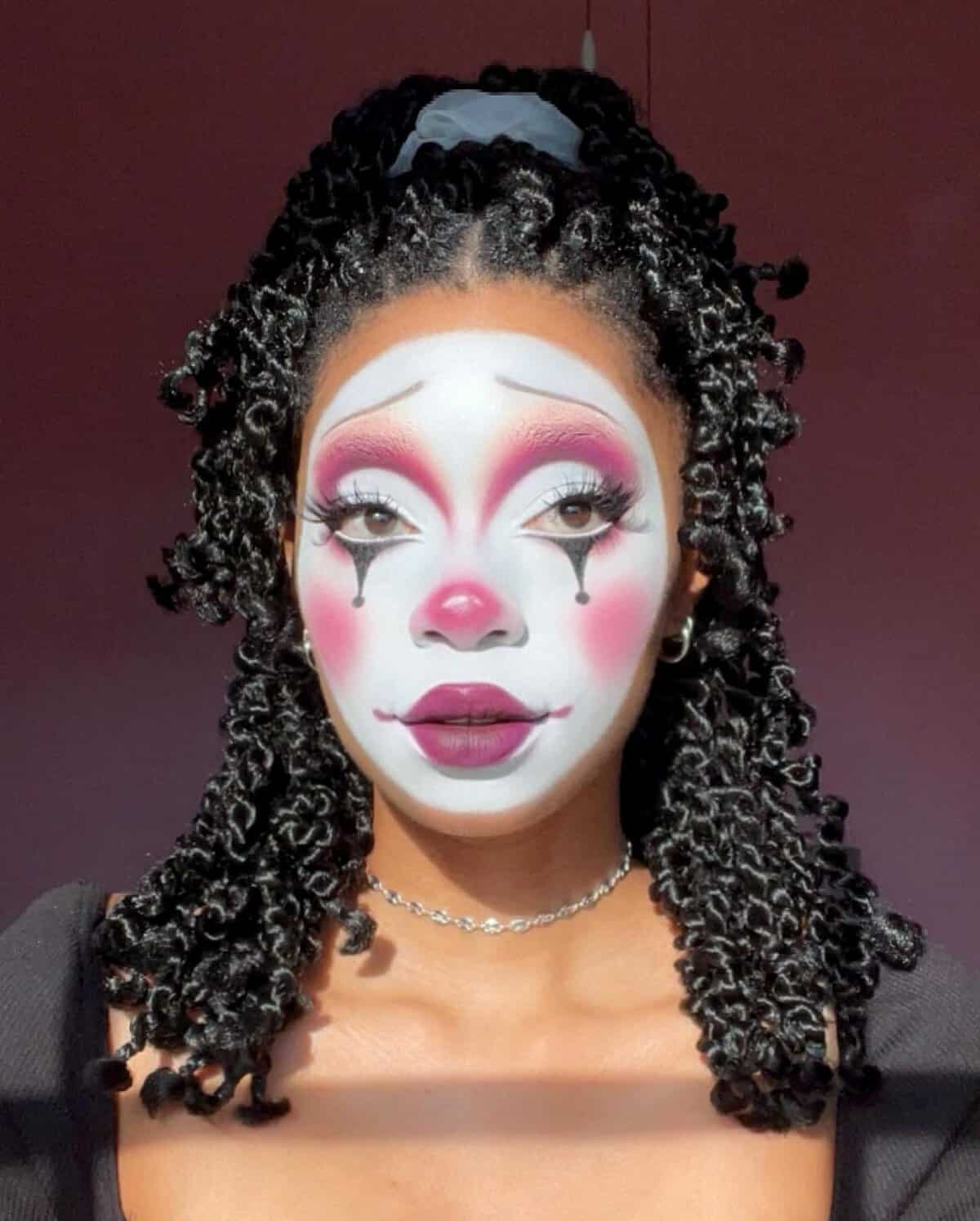 15 Stunning Clown Makeup Ideas You Have to Try! - Real Beauty School