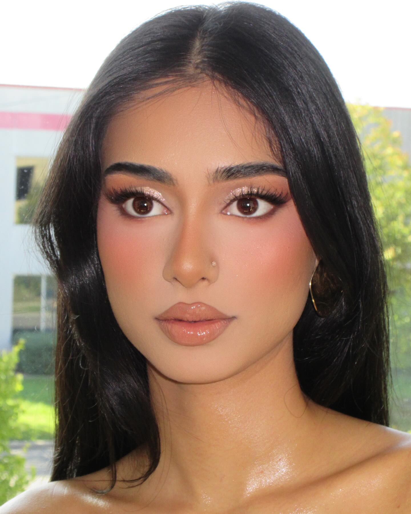 5 Flattering Makeup Ideas to Define and Enhance Round Faces - Real ...