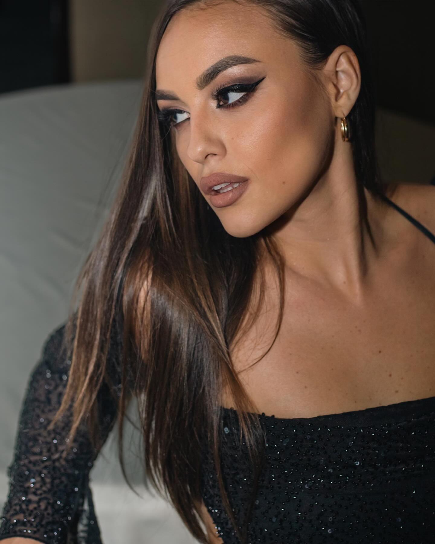 7 Stunning Makeup Looks to Pair with Your Black Dress to elevate your ...
