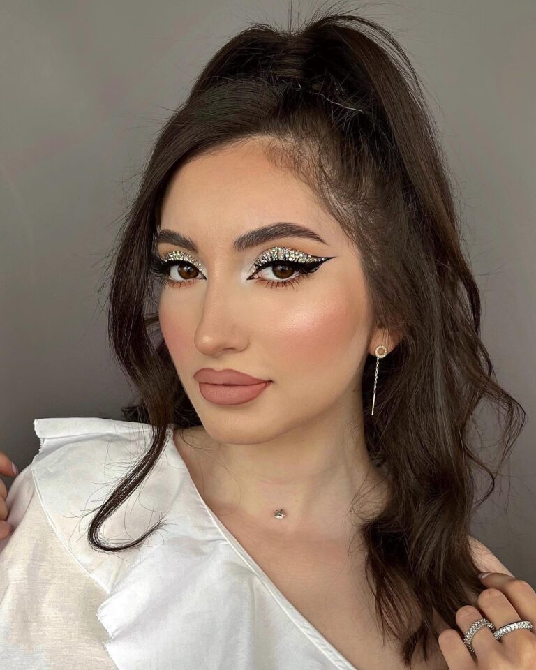 How to Look Cute and Attractive (15 Simple & Realistic Tips!) - Real ...