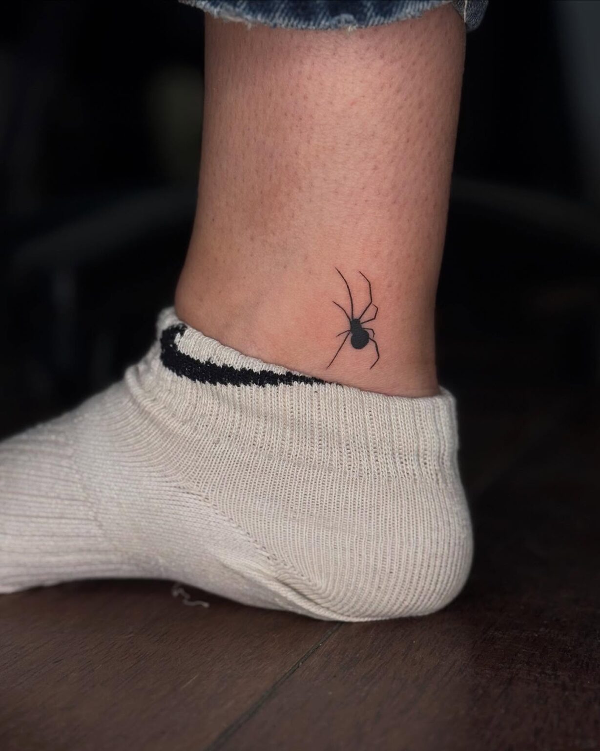 40+ Minimalist Tattoos That Are Small, Stylish, and Seriously Adorable ...