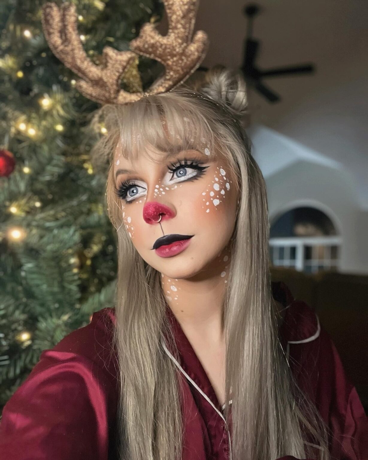 10 Stunning Reindeer Makeup Ideas to Try This Holiday Season - Real ...